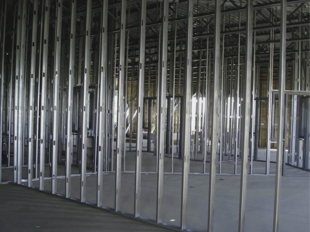 INSTALLATION CLOISON MÉTALLIQUE | Construction Projex